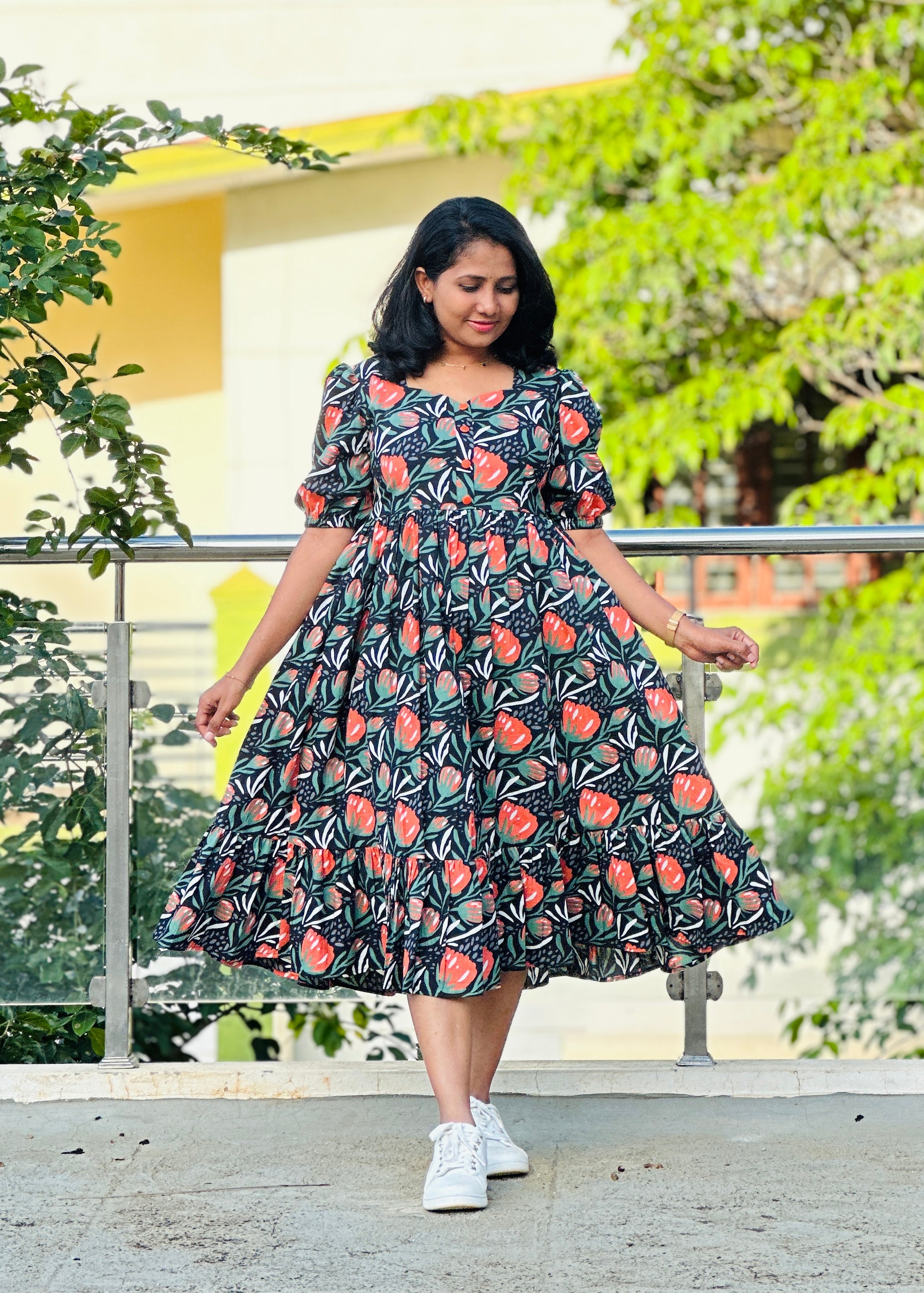 Hrida Black Floral Cotton Midi Dress – Mouri